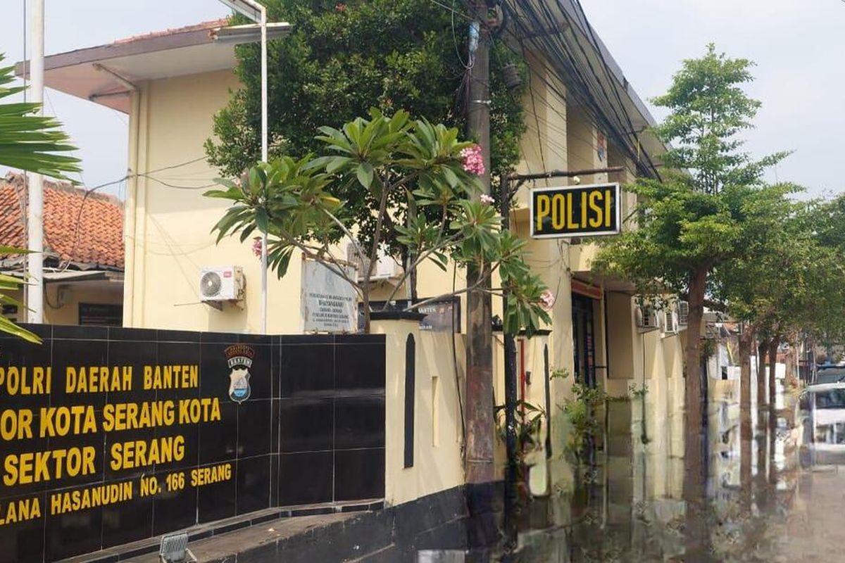 Viral Warga Hendak Lapor Penganiayaan tapi Polsek Terkunci, Kapolsek ...