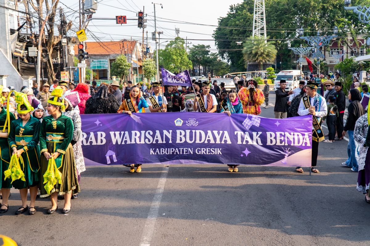 Tradisi Pasar Bandeng di Gresik, Bandeng Juara Seberat 19 Kg Laku ...