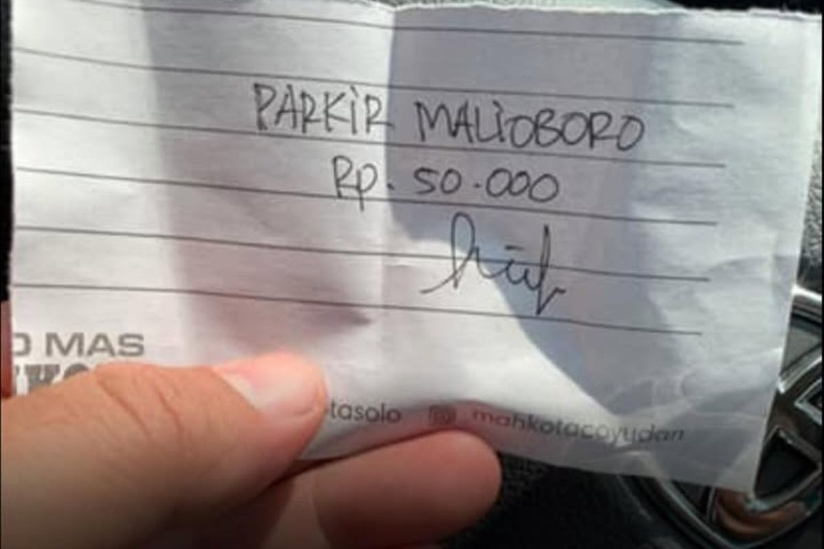 Viral! Parkir Rp 50.000 dengan Karcis Tulis Tangan di Depan Kantor ...