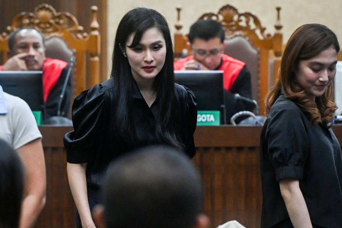 Jawaban Sandra Dewi Saat Ditanya Hakim Lebih Besar Penghasilannya atau ...