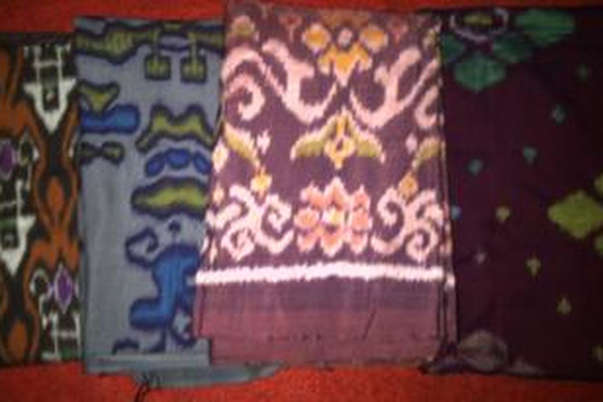 Kain Endek Gantikan Batik untuk Pegawai di Bali?