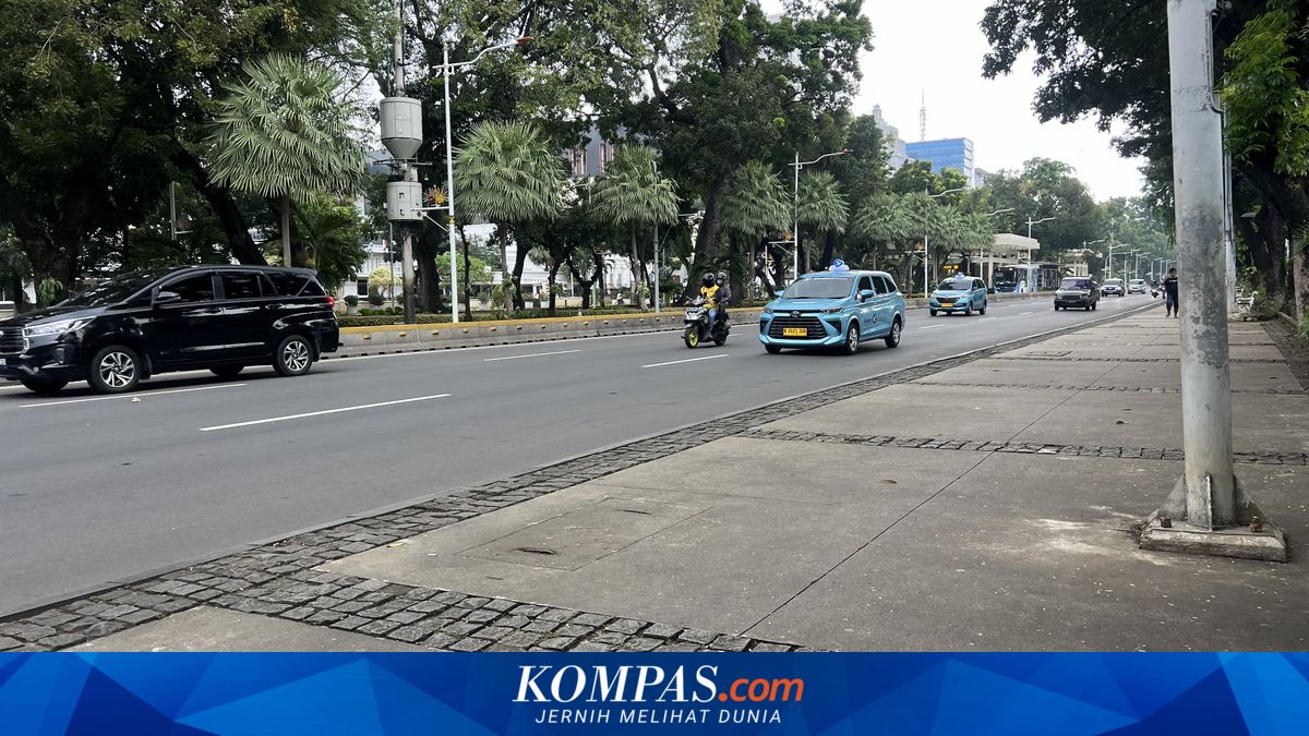 Sempat Macet, Lalu Lintas Jalan Medan Merdeka Barat Kembali Lancar Usai ...