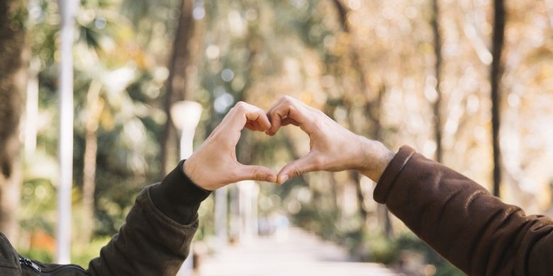 Pantun Romantis Cinta dan Lucu untuk Mempererat Hubungan - Kompas.com