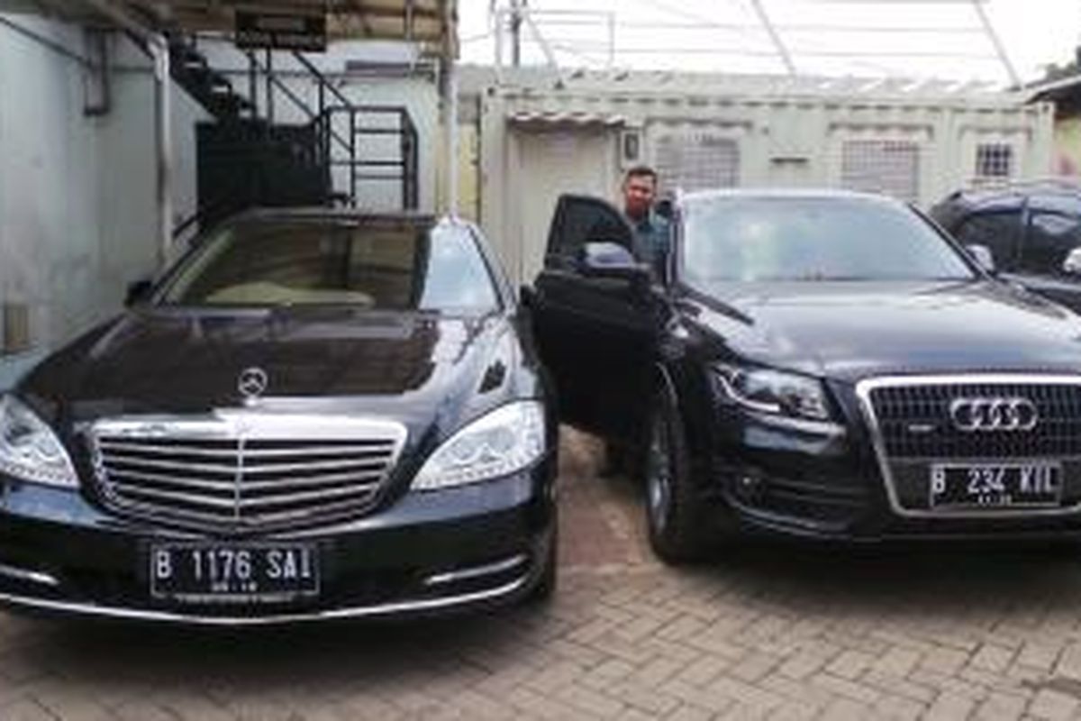 Foto-foto Mobil Mewah Akil Mochtar yang Disita KPK