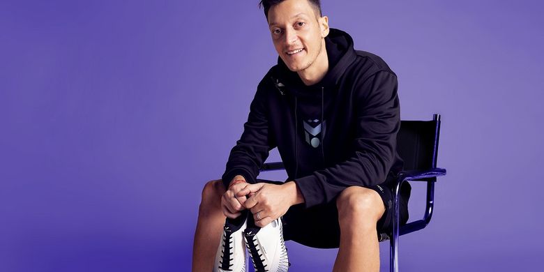 Mesut Oezil Datang ke Indonesia, Pamer Makan Rendang hingga Jumpa ...