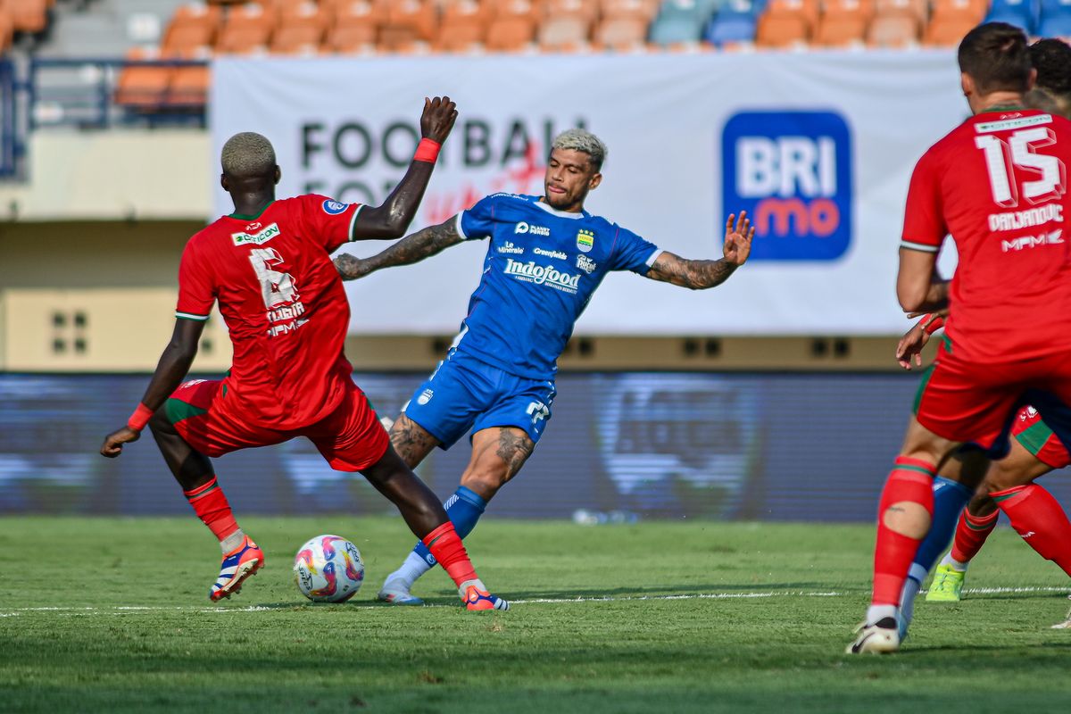 Persib Vs Persebaya: Taktik Baru Hodak Tokcer, Maung Tak Terkalahkan