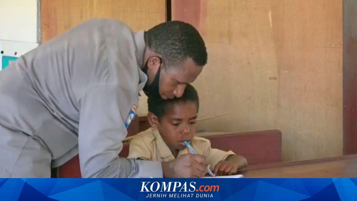Kisah Bripka Septinus yang Mengajar di SD Inpres Papua Barat, Dikenal ...