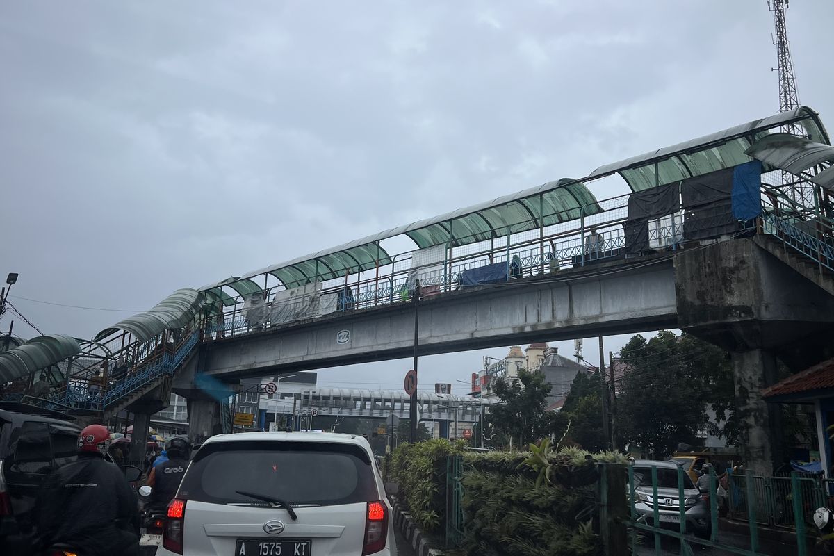 JPO Paledang Bogor Rusak, Atap Bolong Hingga Besi Karatan