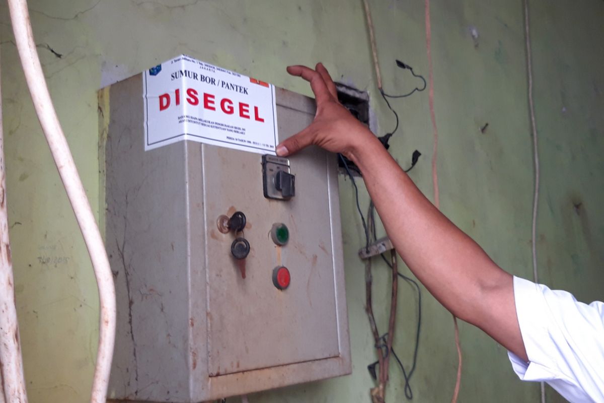 Tunggak Pajak, Sumur Bor dan Pompa Air Pul Blue Bird Halim Disegel