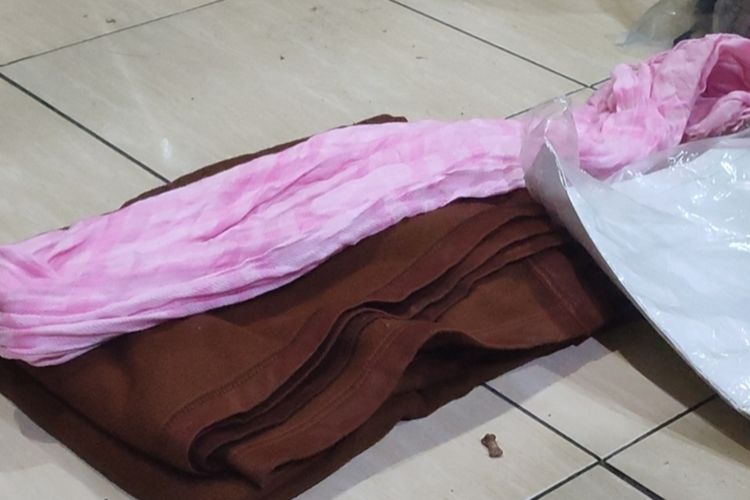Foto : Kronologi Pembunuhan Pria Bernama Gadis oleh Pasangan Sesama ... Foto : Kronologi Pembunuhan Pria Bernama Gadis oleh Pasangan Sesama ...