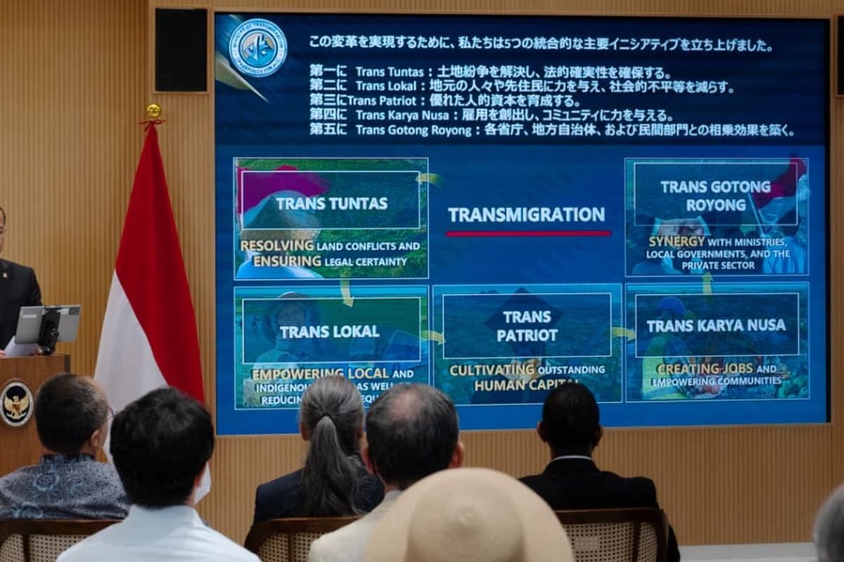 Mentrans Ajak Investor Jepang Bangun Rumah Sakit di Kawasan Transmigrasi