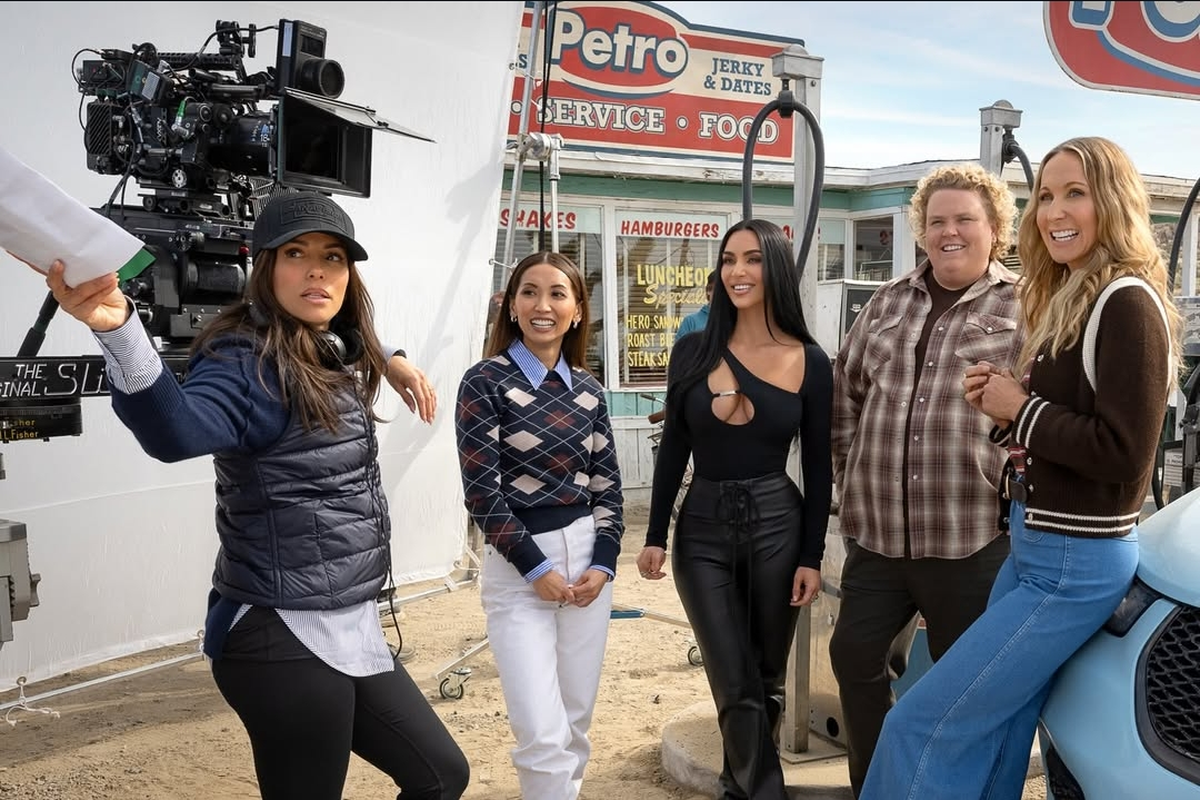 Bintangi Film The Fifth Wheel, Kim Kardashian Adu Akting dengan Nikki ...