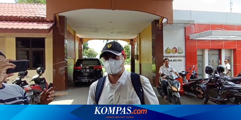 Ibunda Ferry Irawan Alami Pecah Pembuluh Darah Mata