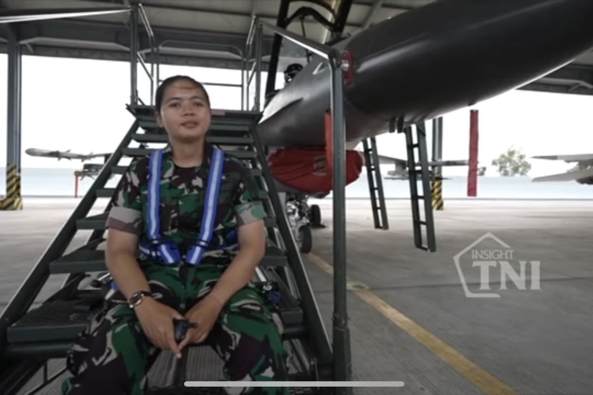 Kisah Teknisi Perempuan Pertama F-16 Fighting Falcon, Letda Ida Ayu ...