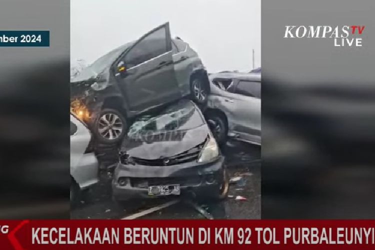 Foto : Penyebab Kecelakaan Beruntun Tol Cipularang KM 92, Diduga Rem ... Foto : Penyebab Kecelakaan Beruntun Tol Cipularang KM 92, Diduga Rem ...