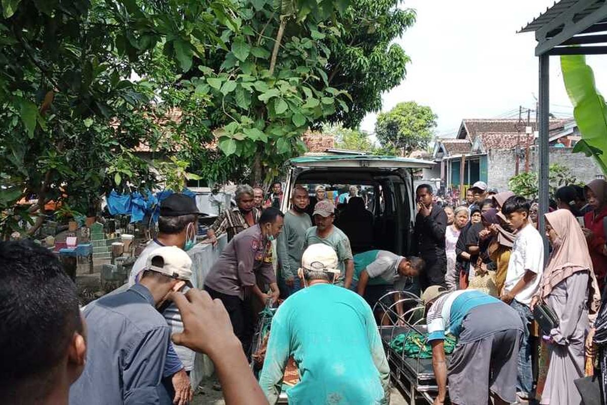 Diduga Dibunuh, Polisi Bongkar Makam Bocah 4 Tahun di Grobogan