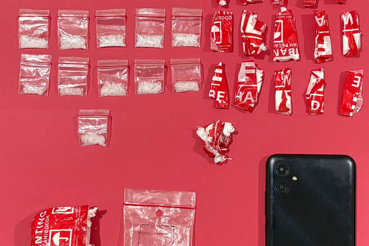 Tertangkap Basah di Pinggir Jalan, Warga Pati Simpan 21 Paket Sabu Siap ...