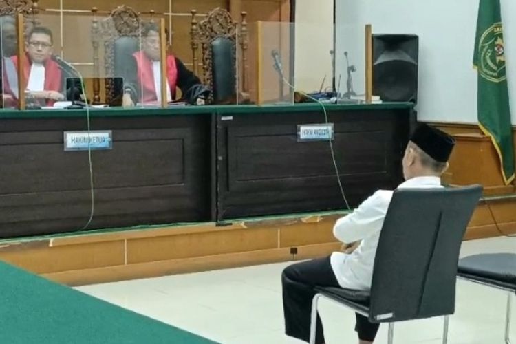 Mantan Kepala SDN di Kota Serang Didakwa Korupsi Dana PIP Rp 1,3 Miliar Mantan Kepala SDN di Kota Serang Didakwa Korupsi Dana PIP Rp 1,3 Miliar