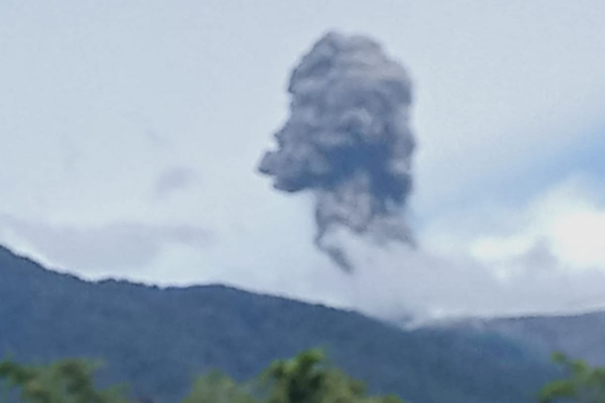 Marapi Meletus Lagi, Semburkan Abu Setinggi 500 Meter