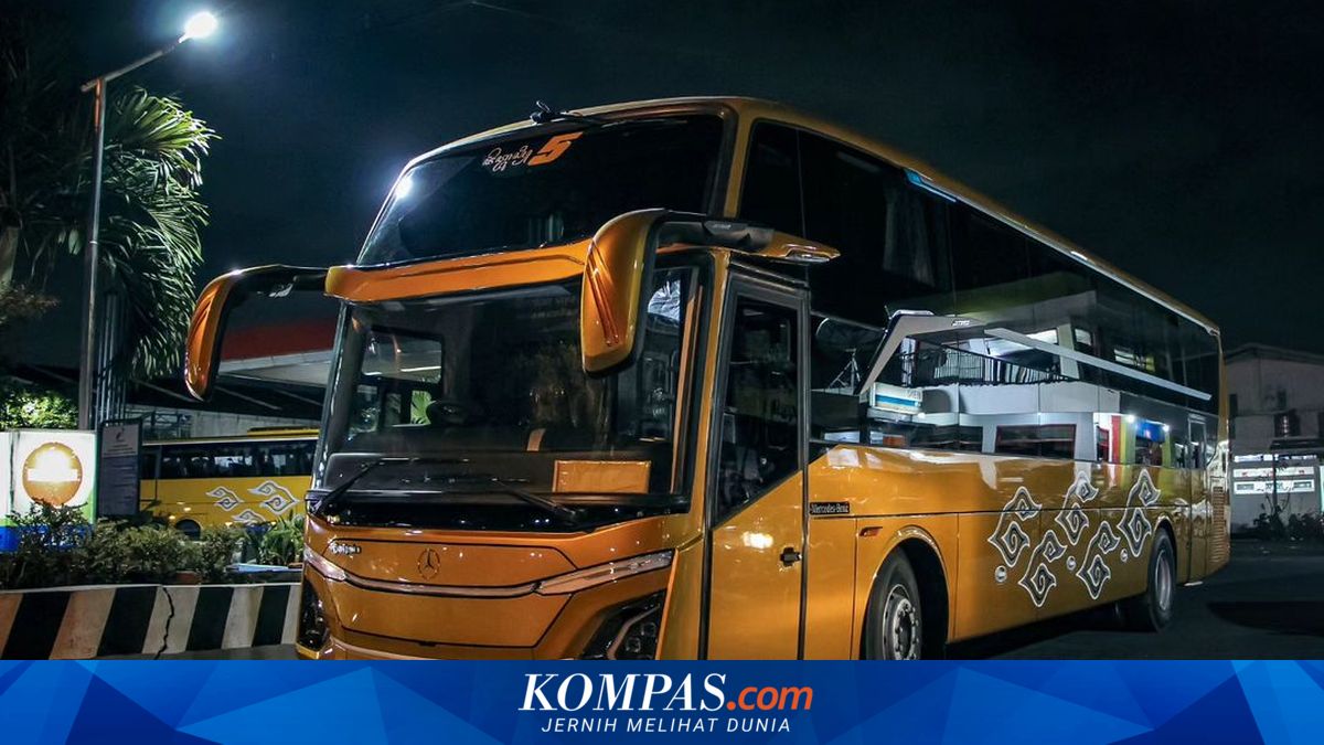 Karoseri Adiputro Bawa Bus Livery Batik Megamendung di GIIAS 2024