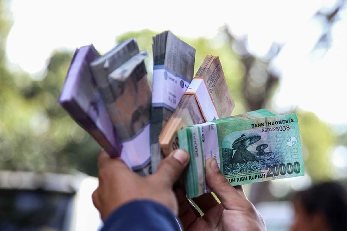 Kenapa Lebaran Harus Memberi Uang Baru? Ini Alasannya