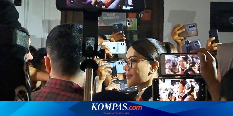 Nikita Mirzani Menangis di Persidangan hingga Bantah Pemerasan