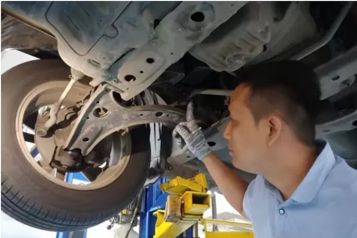 Waktu Ideal Periksa Shockbreaker Mobil Agar Tetap Nyaman