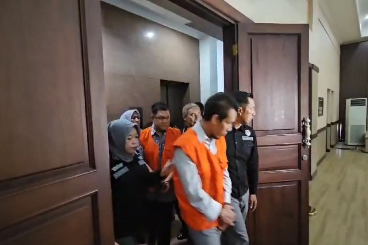 Pimpinan Bank Pelat Merah Semarang Ditahan atas Dugaan Korupsi, Negara ...