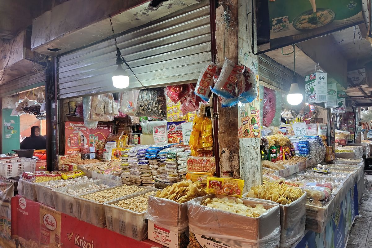 Harga Minyak dan Plastik Naik, Pedagang Pasar Baru Bekasi Keluhkan ...