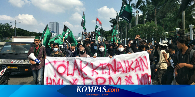 Buruh Bubar, Giliran Mahasiswa Demo Tolak Kenaikan Harga BBM di Depan Gedung DPR