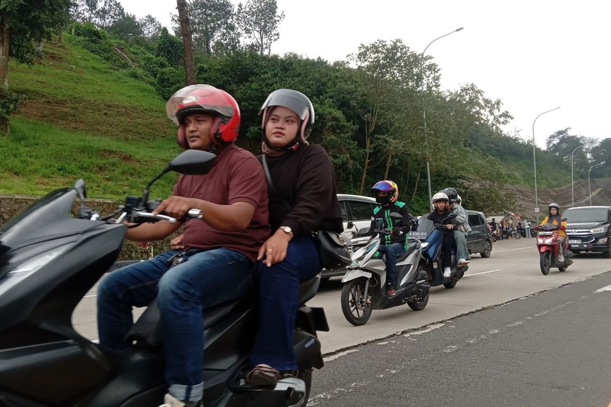 Jalur Puncak Hari Ini, Kendaraan Mengular 5 Kilometer Imbas "One Way"