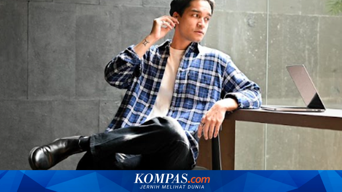 Padu Padan Busana Pria Pakai Brand Lokal agar Tampil Trendi