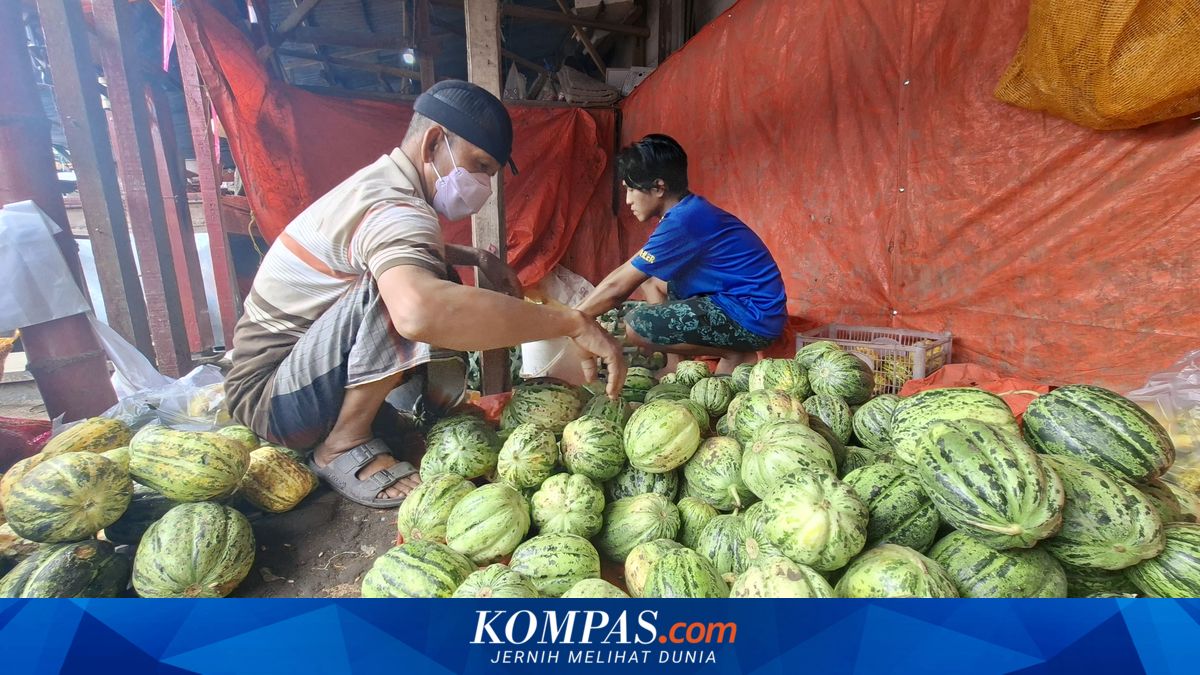 Awal Puasa Ramadhan, Blewah Diserbu Pembeli, Harga Naik di Sumenep