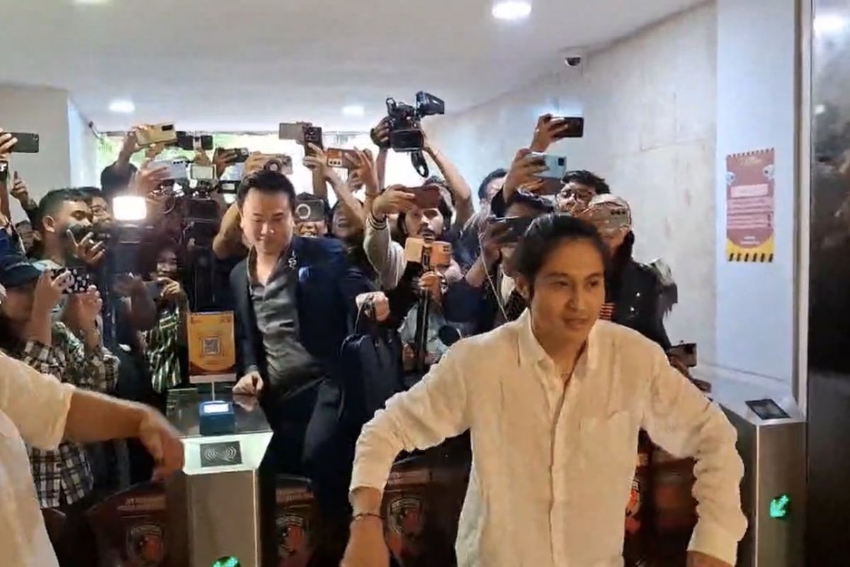 DJ Panda Datangi Polda Metro Jaya, Bertemu Erika Carlina Bahas Dugaan Pengancaman