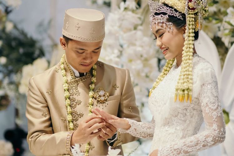 6 Gaya Pernikahan Namira Adjani Putri Alya Rohali, Anggun dalam Balutan ...