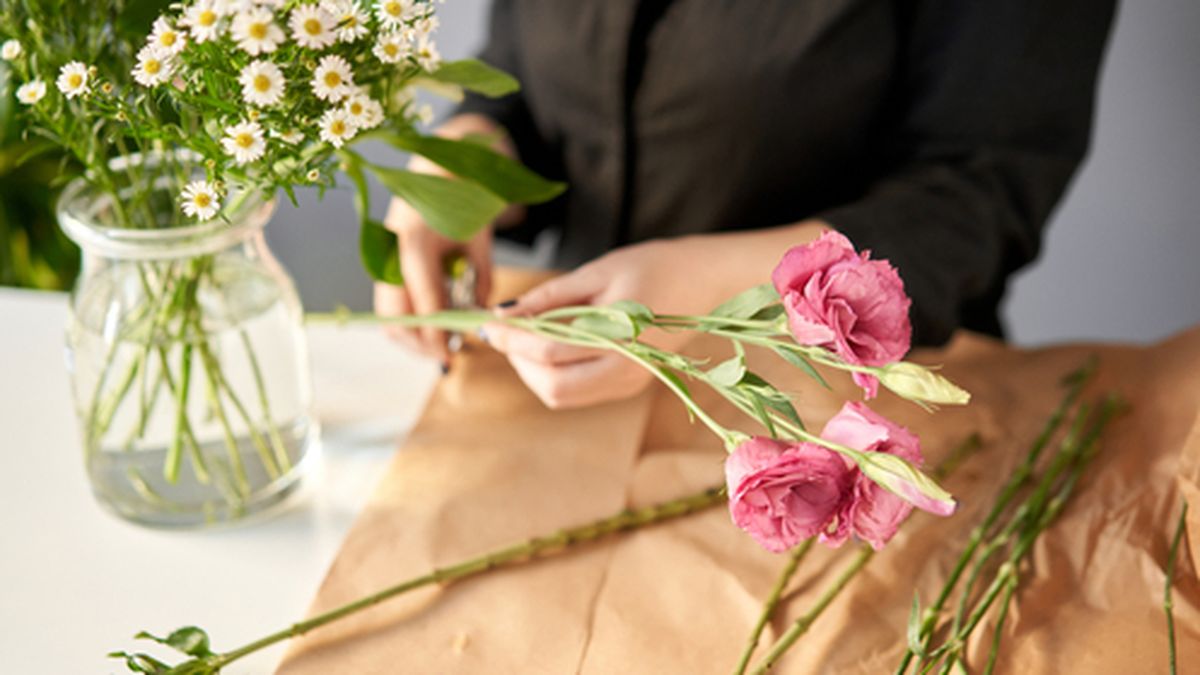Bagaimana Cara Membuat Bunga Mawar Valentine Bertahan Lebih Lama?