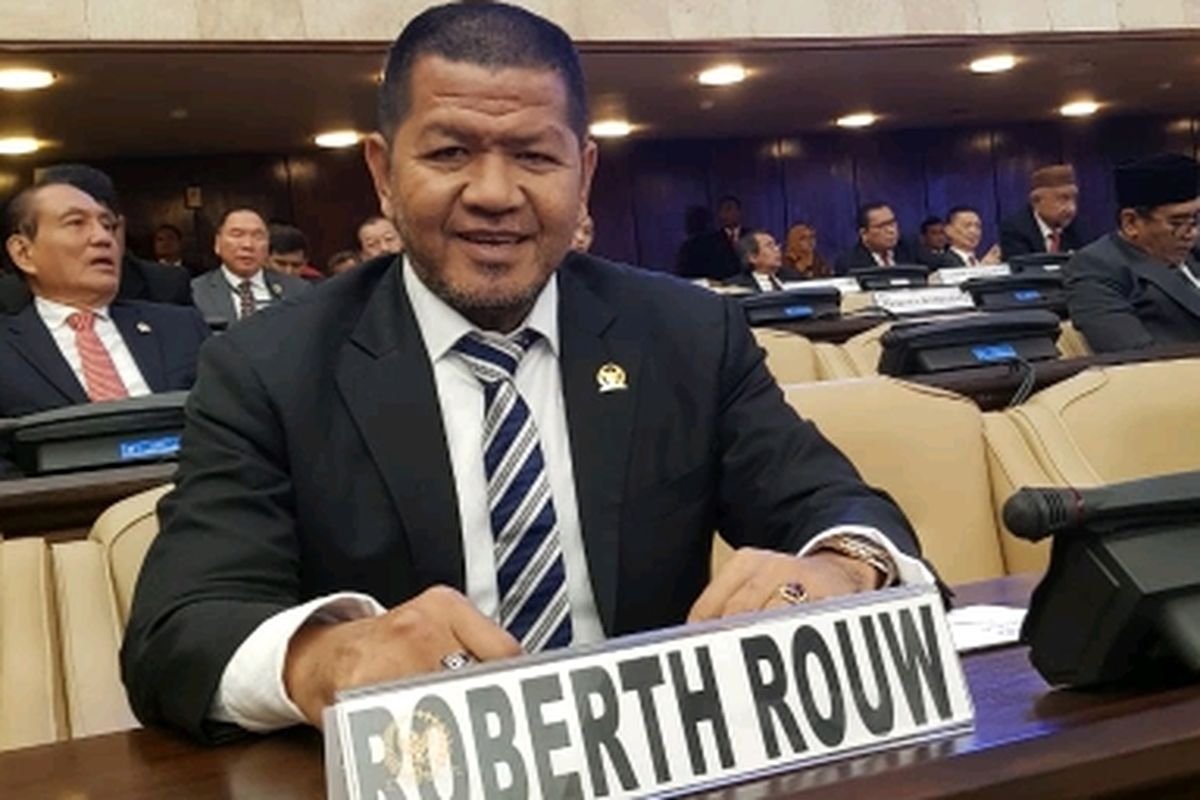 Ketua Fraksi Nasdem DPR Diganti, dari Ahmad Ali ke Roberth Rouw