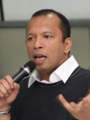 Foto : Tutup Usia, Berikut Profil dan Perjalanan Karier Handry ...