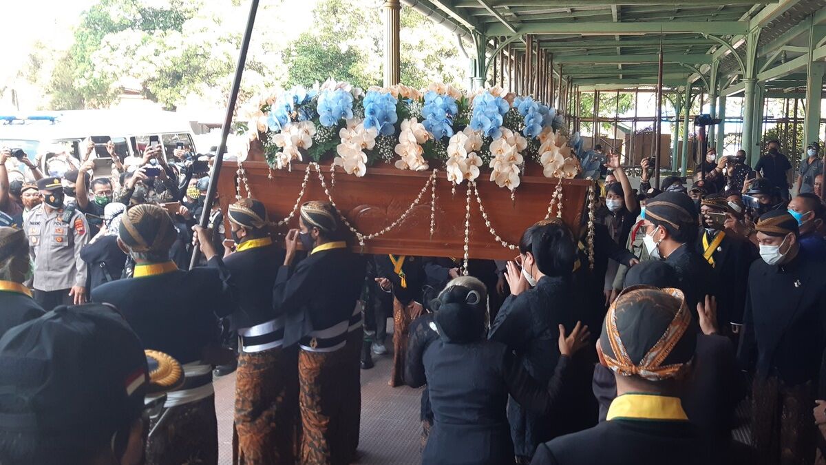 Brobosan, Tradisi Berjalan di Bawah Keranda Jenazah dalam Budaya Jawa
