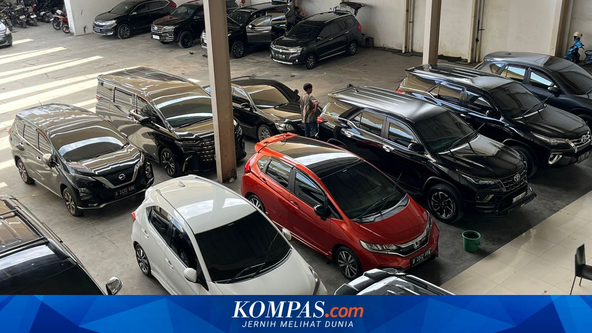 Penjualan Mobil Bekas Turun Drastis di 2025