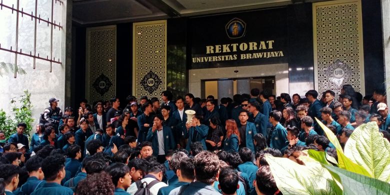 Berita Terkini Harian Golongan Ukt Ub Terbaru Hari Ini - Kompas.com