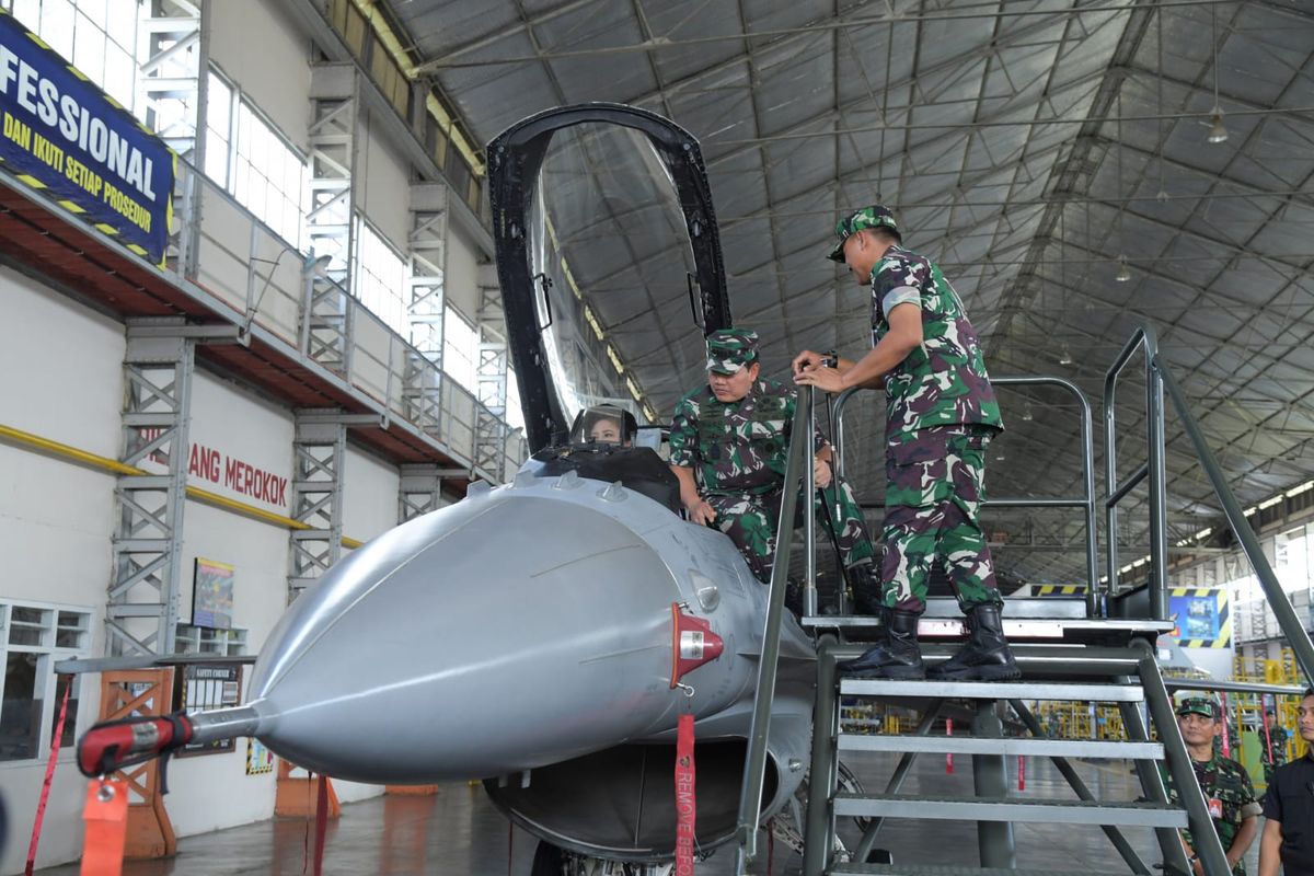 Skatek Lanud Iswahjudi Berhasil Upgrade 7 Pesawat F-16 Fighting Falcon ...