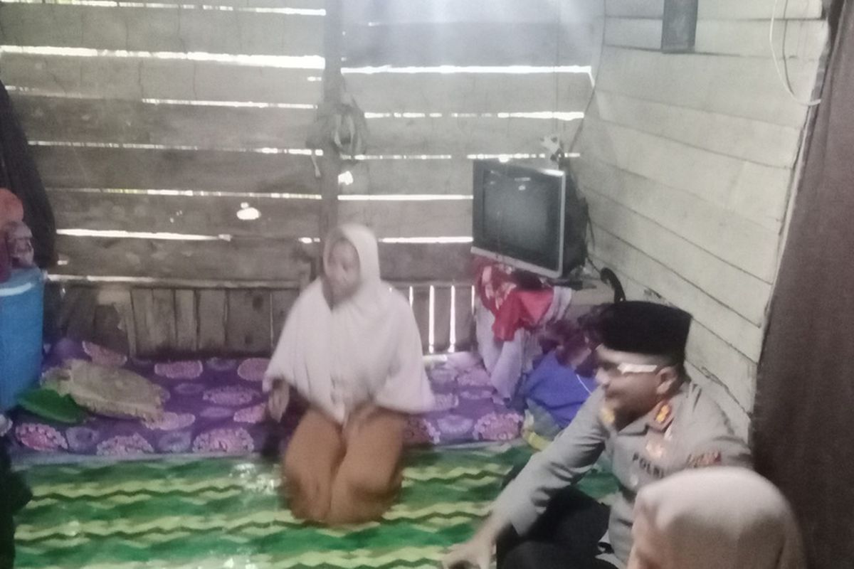Kisah Pilu Pasutri Buruh Tani di Gowa, Tinggal di Gubuk Reyot Nyaris Ambruk