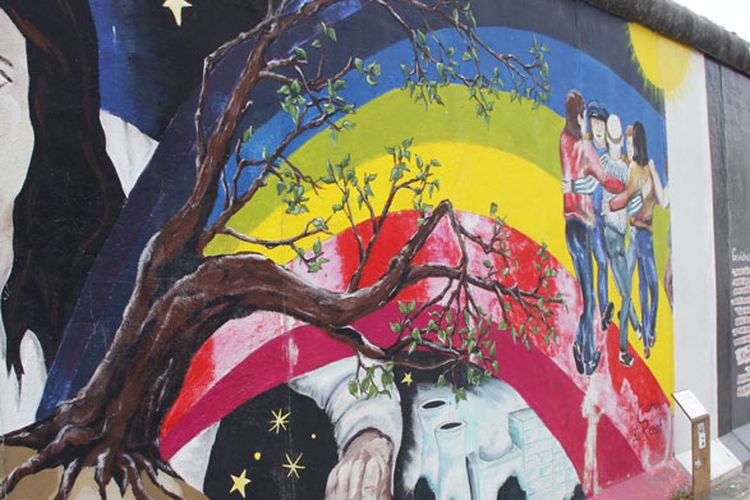 Akhirnya... Bertemu Brezhnev dan Honecker di Tembok Berlin