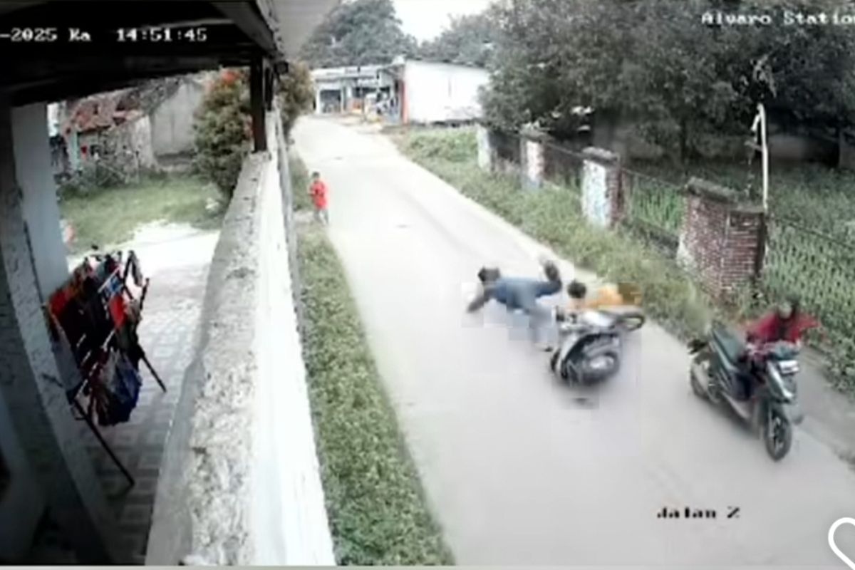 Saat Ibu-ibu di Bogor Hentikan Maling Tabung Gas meski Ditabrak, Pelaku Minta Ampun