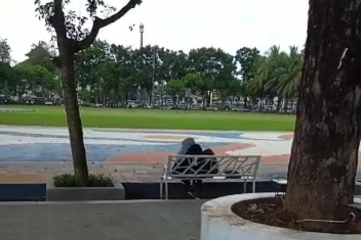 Bermesraan di Alun-alun Jember, Mahasiswi dan Pacarnya Diciduk Satpol PP