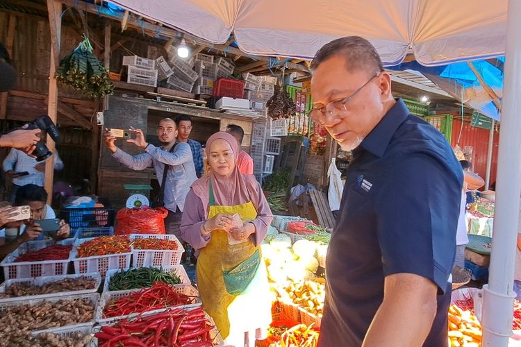 PAN Bantah Mendag Zulkifli Hasan Tinjau Pasar di Makassar Hanya Datang ... PAN Bantah Mendag Zulkifli Hasan Tinjau Pasar di Makassar Hanya Datang ...