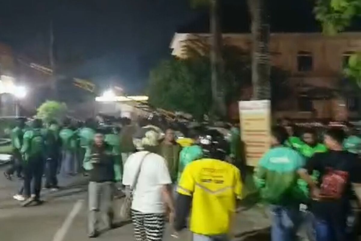 Motor Mogok Usai Isi Pertalite, Ratusan Ojol Datangi Polresta Kendari untuk Adukan SPBU