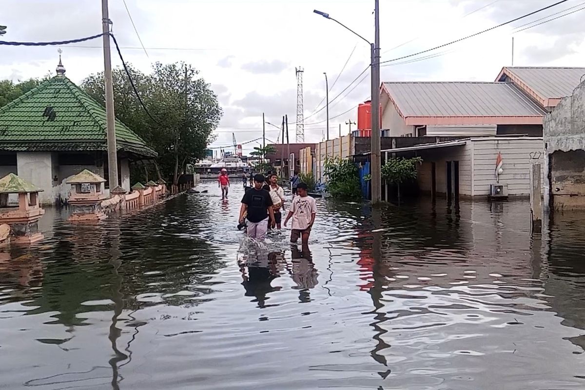 Kondisi Terkini Pelabuhan Tanjung Emas Semarang Setelah Tanggul Jebol, seperti Kota Mati