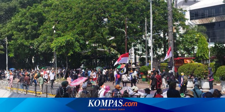 Ada Demo di Patung Kuda, Jalan Medan Merdeka Barat Ditutup